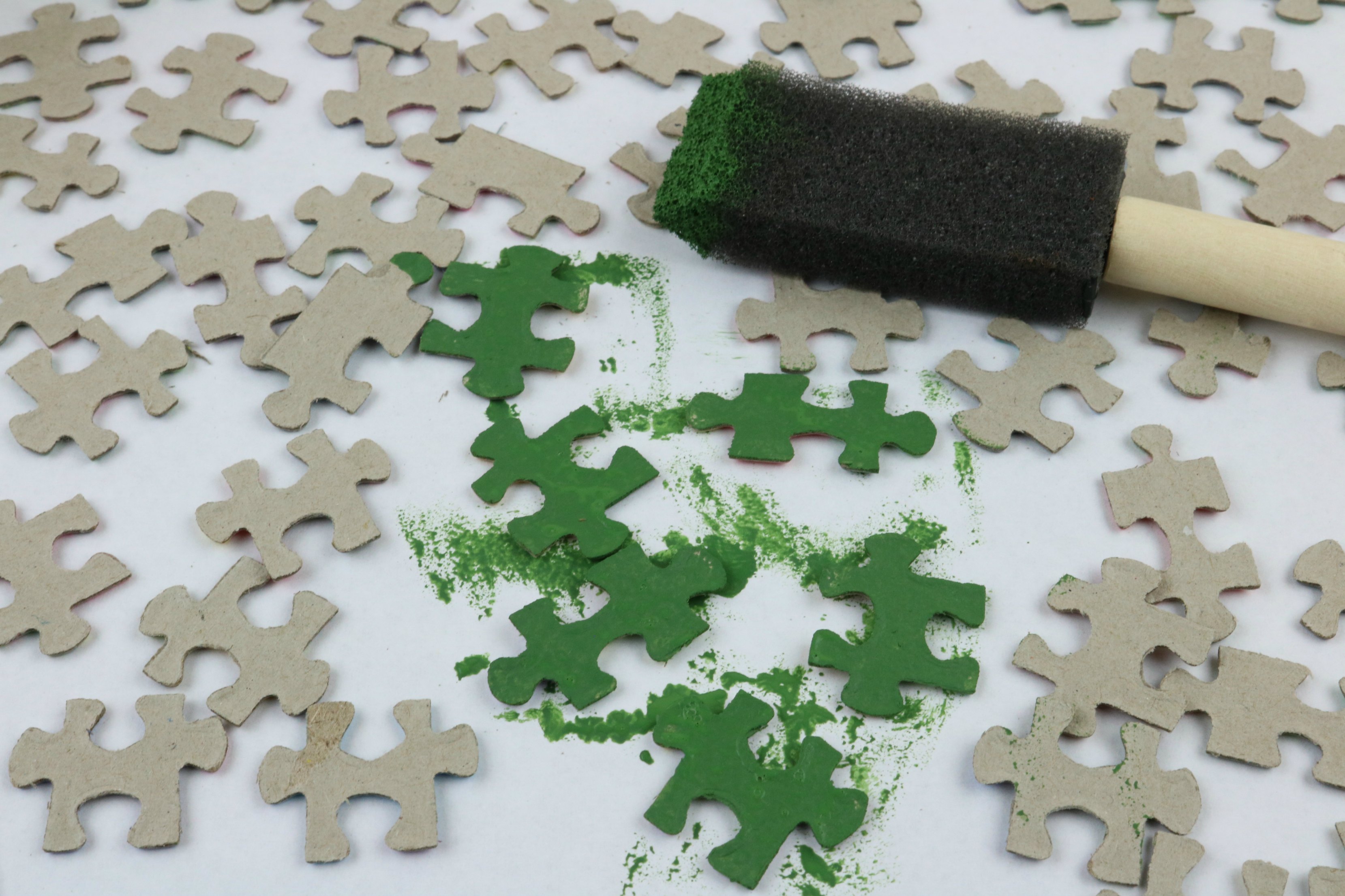 DIY Winter Spruce Puzzle Craft | The CentsAble Shoppin