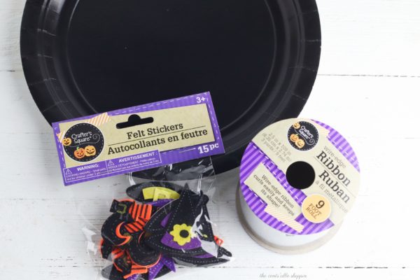 Halloween Paper Plate Witch Wreath | The CentsAble Shoppin